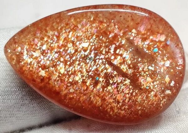 Orange Aventurine Meaning: Healing Energy, Geology, & History